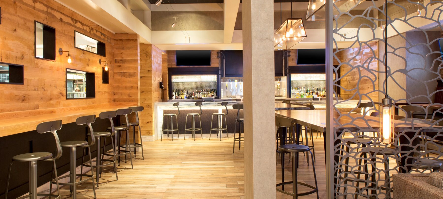 Home [www.benchmarkgastropub.com]